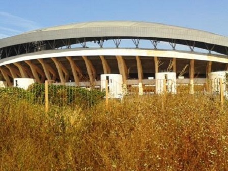 Football : Les stades de Conakry entre décrépitude et abandon ...