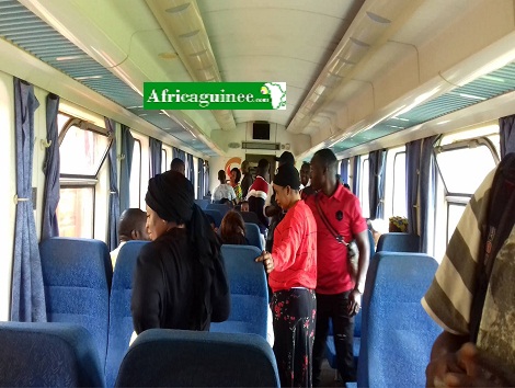 Transport urbain : Le train Conakry-Express pris en otage (vidéo ...