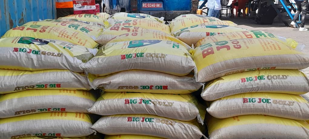 Drame à Kaloum : Le Groupe AGL fait un don de vivres aux sinistrés de ...