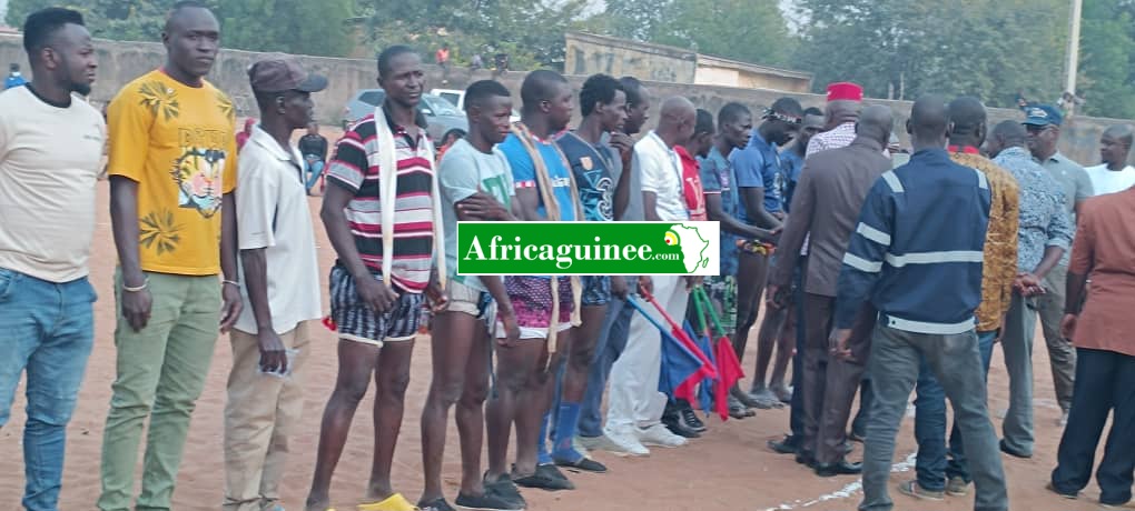 Lutte traditionnelle à Koundara : Saliou Niabaly domine la compétition ...