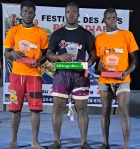 Lutte traditionnelle à Koundara : Saliou Niabaly domine la compétition ...