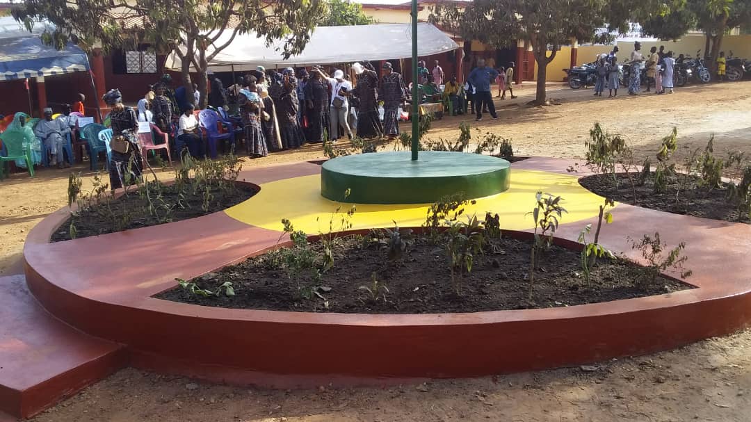 Boké : L’école élémentaire Hadja M’mah Camara fait peau neuve grâce à ...