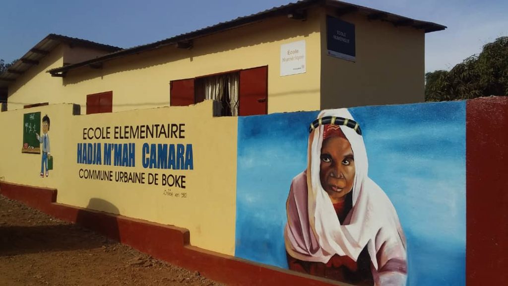 Boké : L’école élémentaire Hadja M’mah Camara fait peau neuve grâce à ...