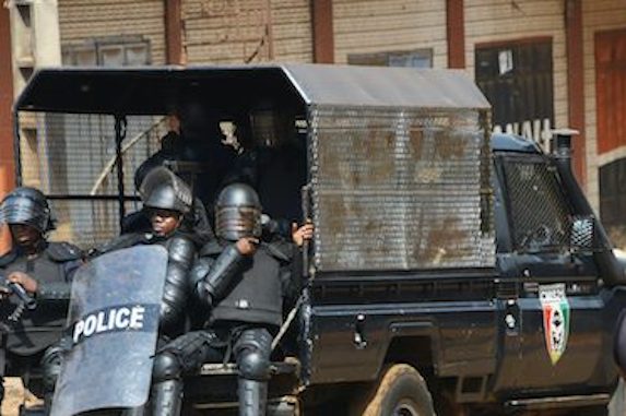 Insécurité à Conakry : La police annonce l’arrestation d’individus avec ...