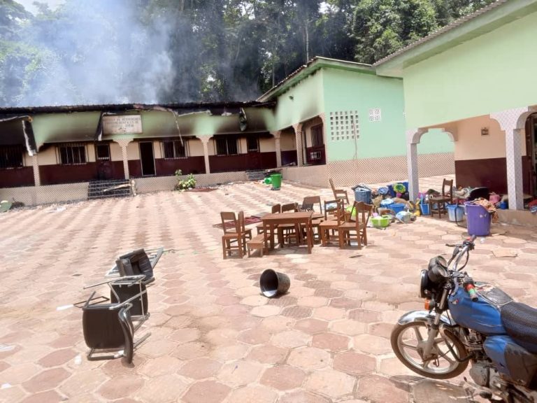 Violences à Bossou : Tout a été saccagé et incendié à l’IREB (témoin ...