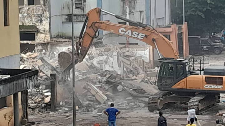 Kaloum : Des bâtiments démolis à Moussoudougou… – Africa Guinee