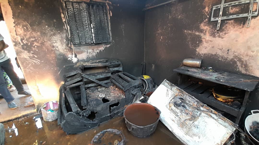 Sangoyah : Nouvellement marié, Amara Kourouma perd « tout » dans un incendie… – Africa Guinee