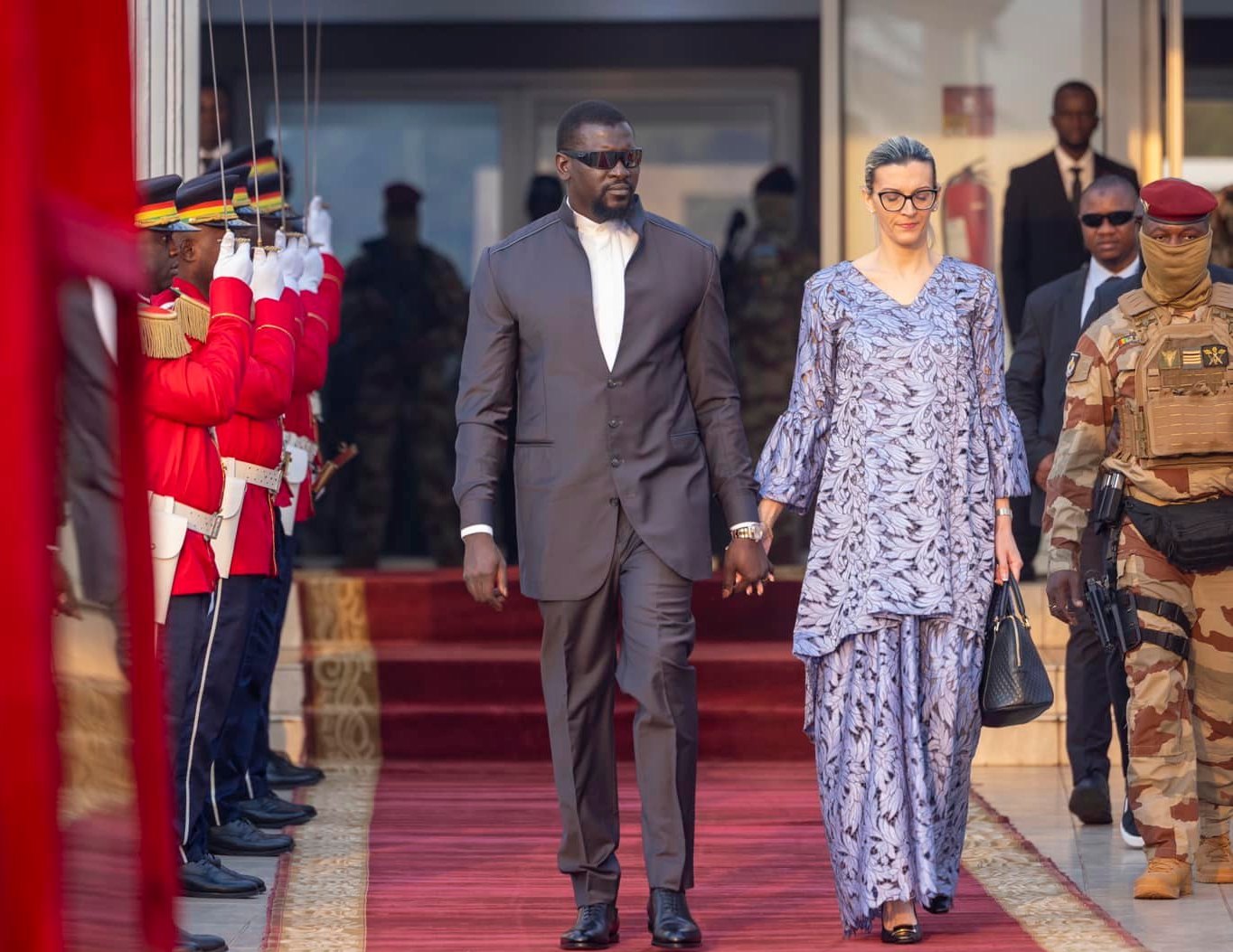 Mamadi Doumbouya à Accra : « Un pas de plus vers une consolidation des ...