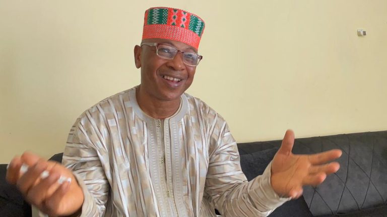 Ses débuts, sa carrière, son soutien au Général Doumbouya : L’interview « vérité » de Pathé ...