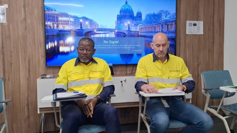 Simandou : « La production du minerai de fer démarrera d’ici fin 2025 ...