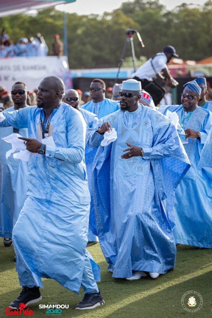 Kankan: Le président Mamadi Doumbouya crée la sensation à la Grande ...